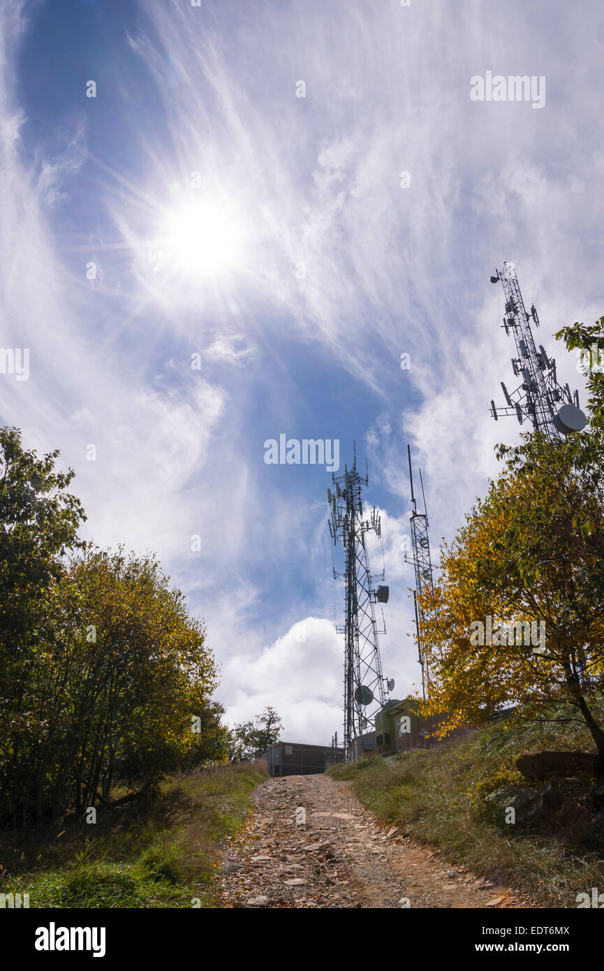Cellphone towers hi-res stock photography and images - Alamy