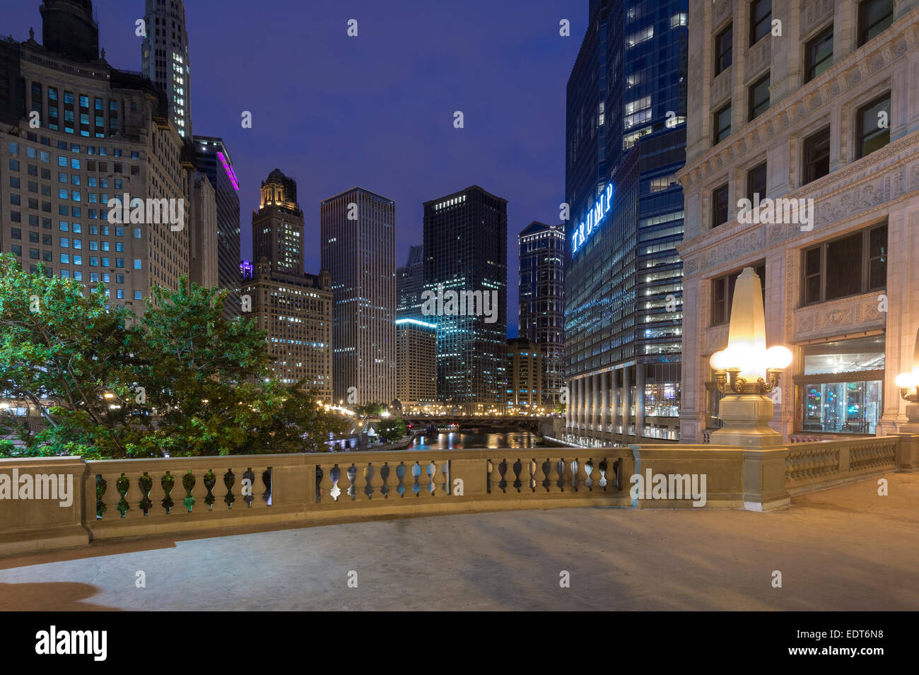 Chicago avenue bridge hi-res stock photography and images - Alamy