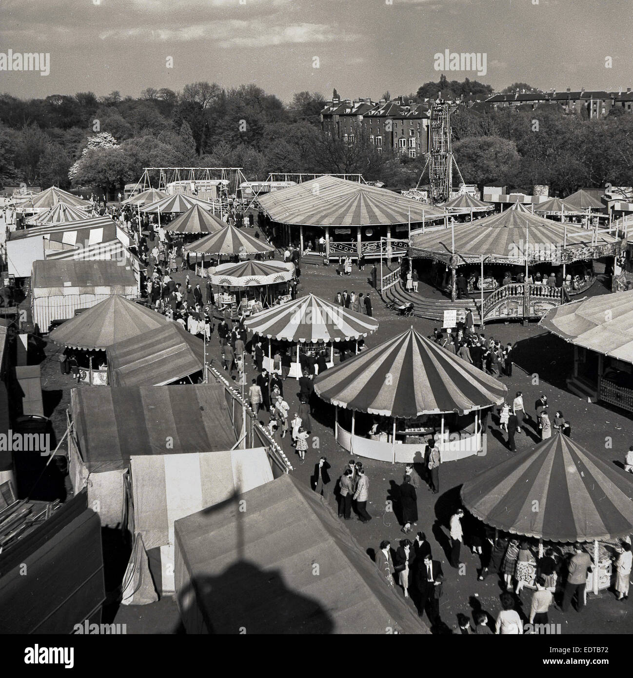 Funfair 1950s hi-res stock photography and images - Alamy