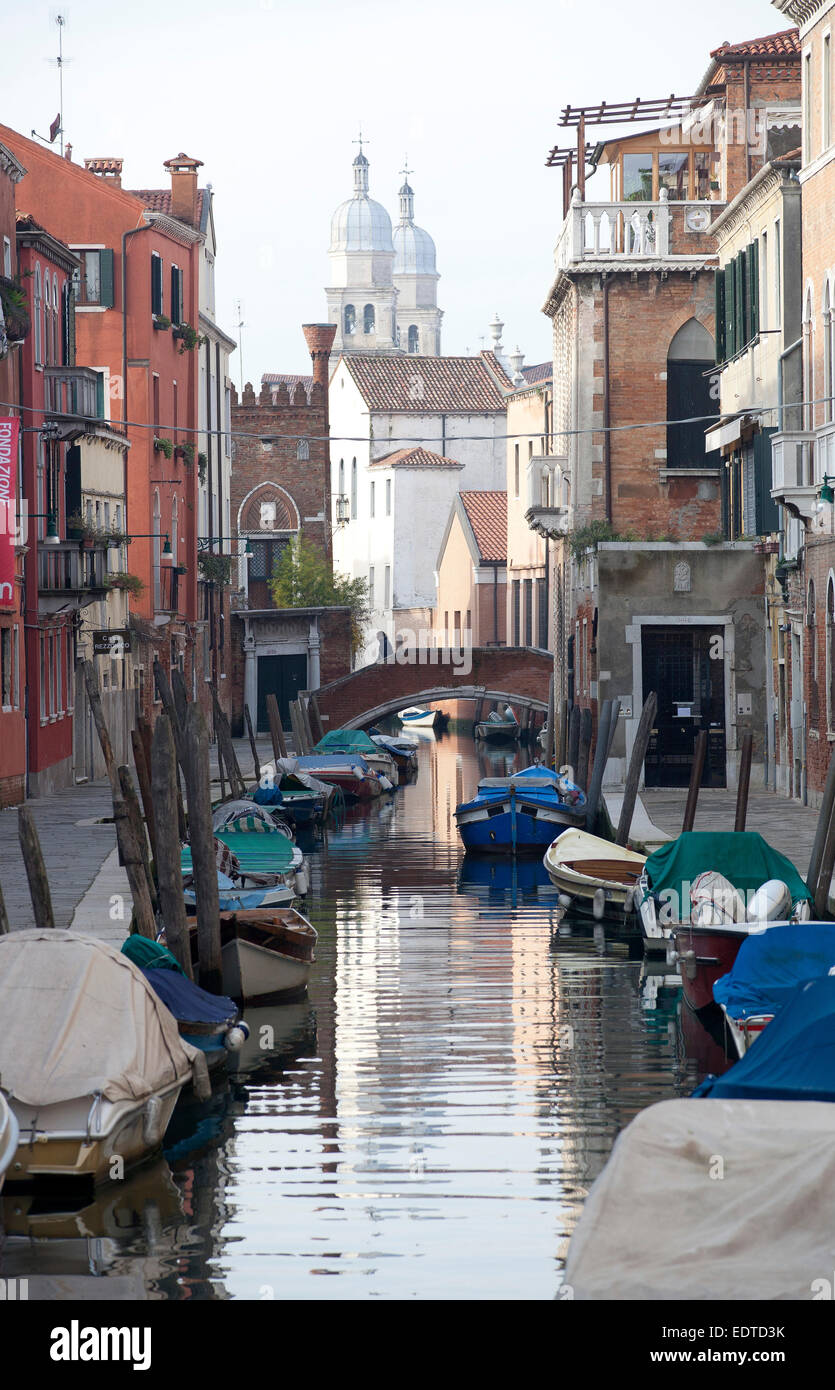 Venice small boats hi-res stock photography and images - Alamy