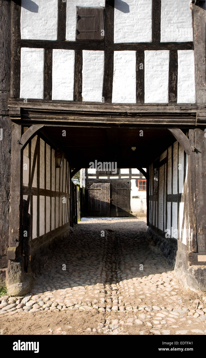 Old coach house hi-res stock photography and images - Alamy