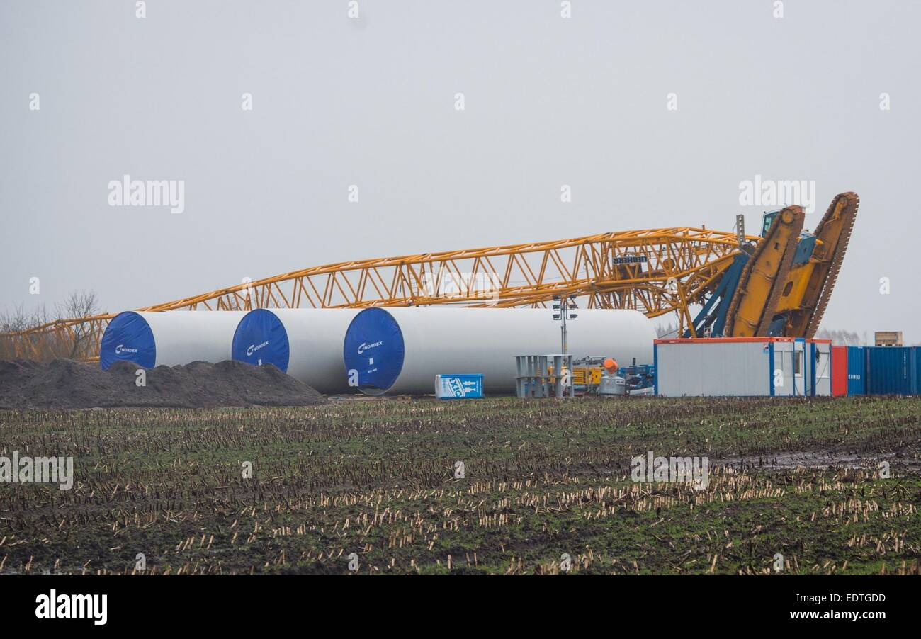 Baustelle mit kran hi-res stock photography and images - Alamy