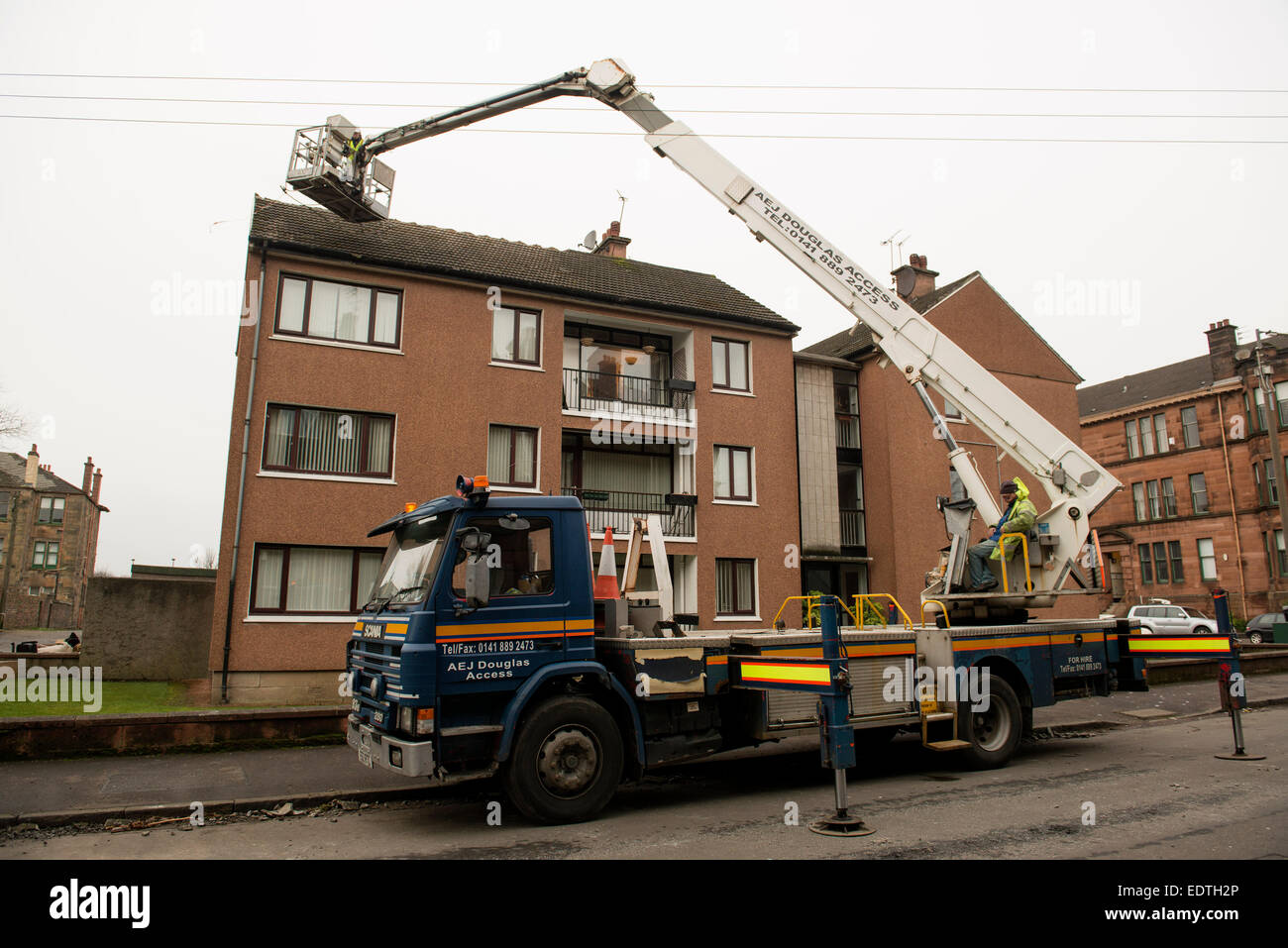Road workers glasgow hi-res stock photography and images - Alamy