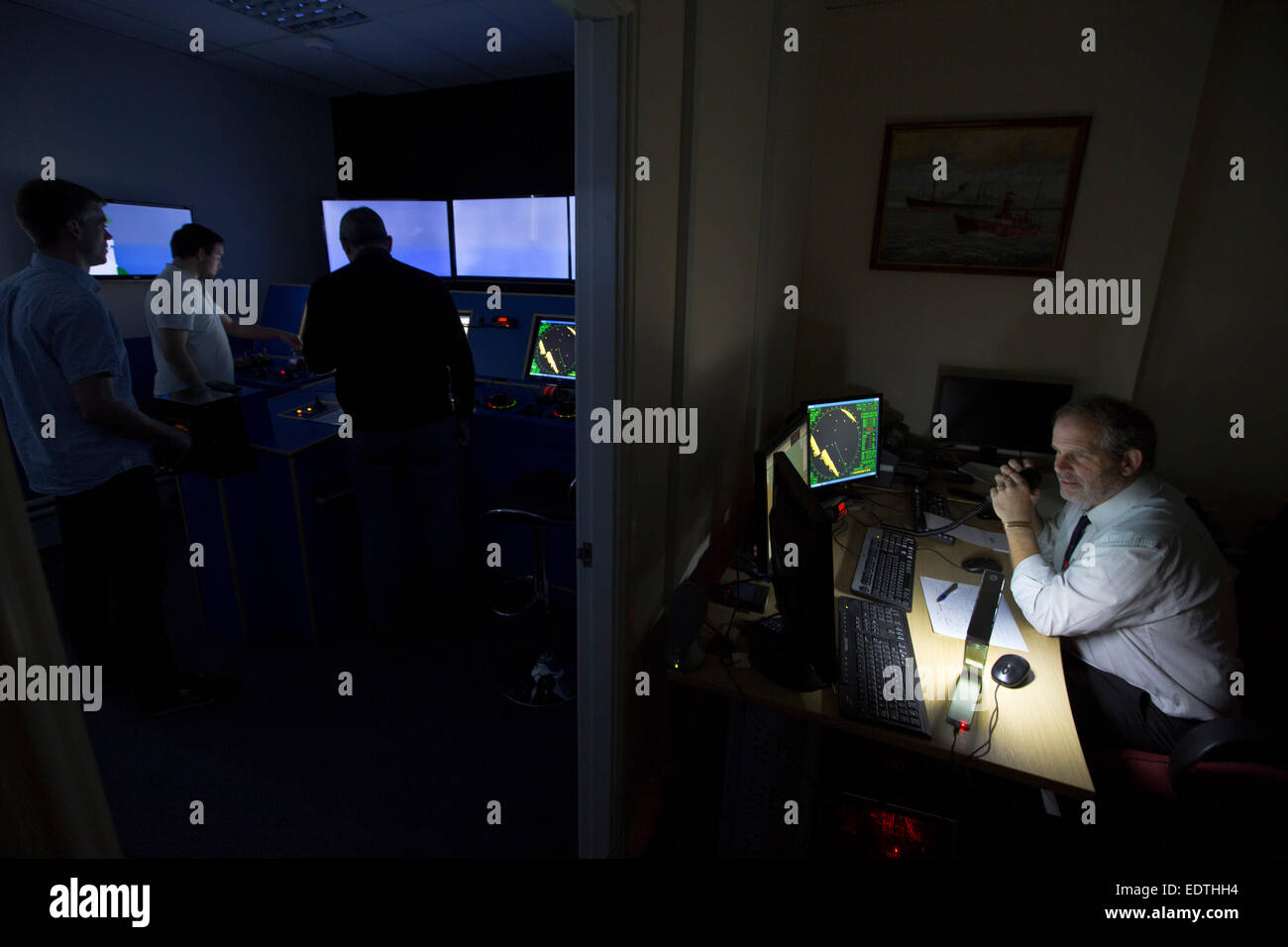 Container ship uk night hi-res stock photography and images - Alamy