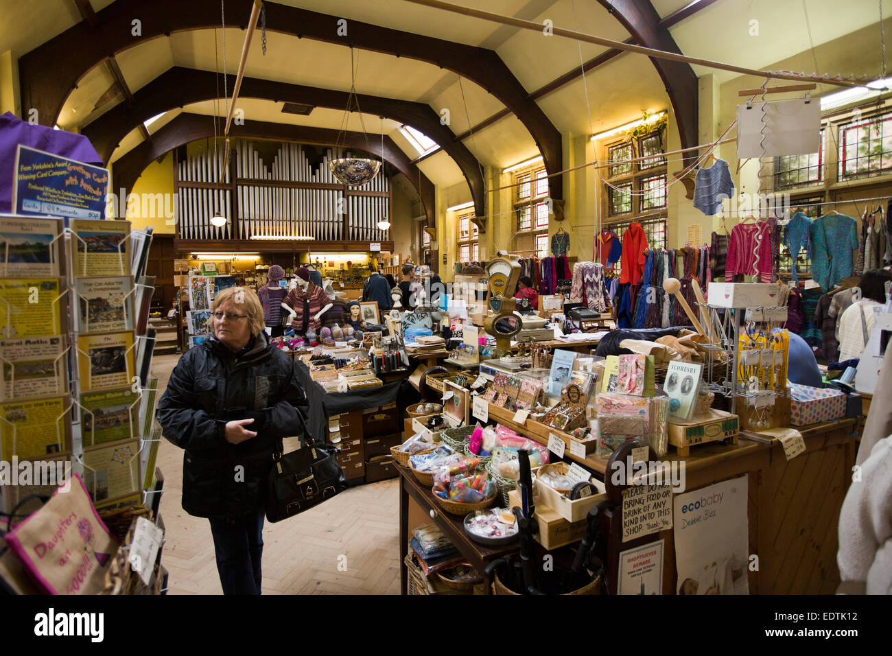 Church street in whitby hi-res stock photography and images - Alamy