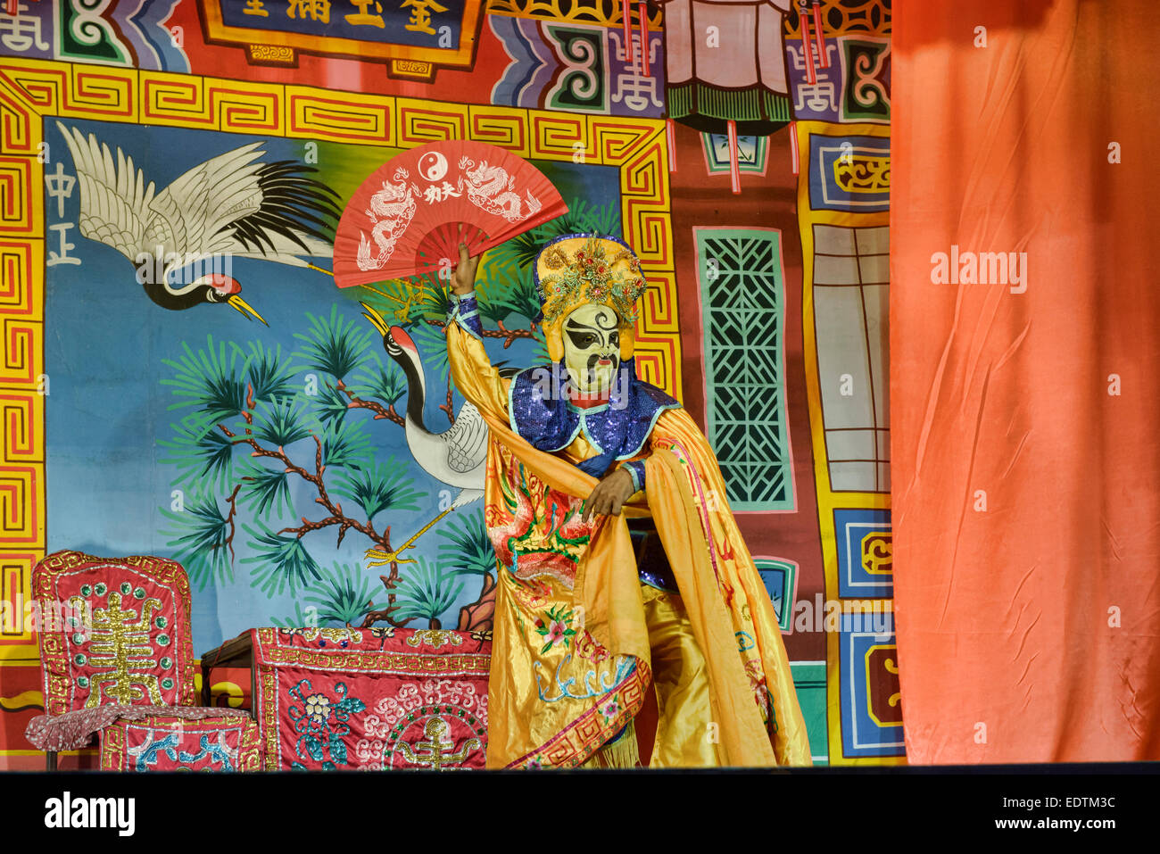 Chinese opera stage hi-res stock photography and images - Alamy