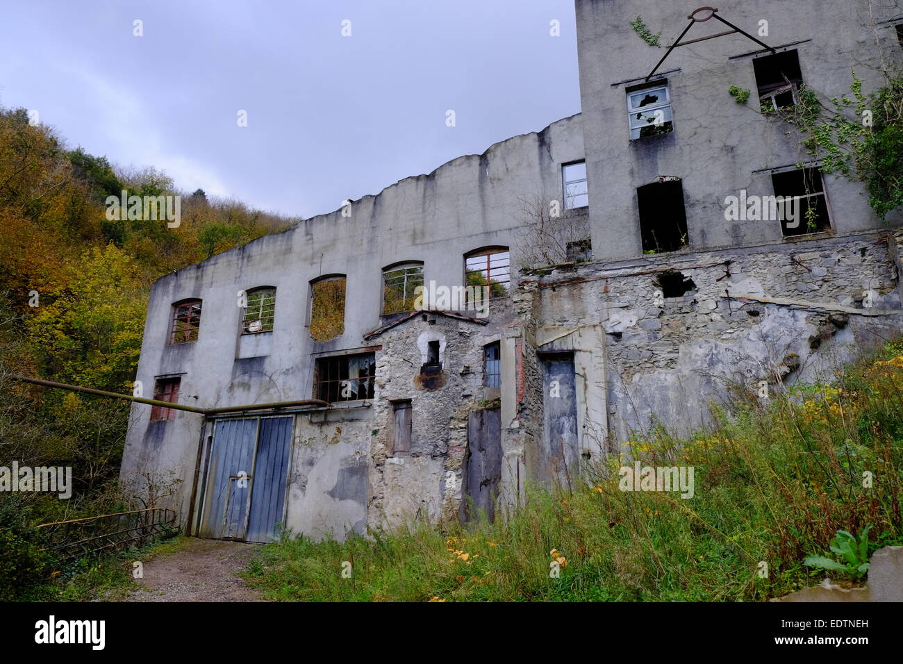 France factory abandoned hi-res stock photography and images - Alamy