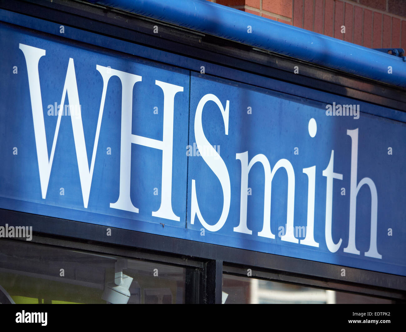 WHSmith sign on outside wall UK Stock Photo - Alamy