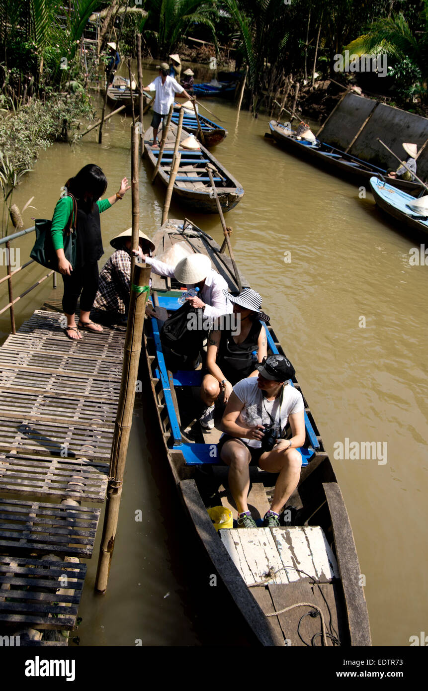 Pirogue boat hi-res stock photography and images - Alamy