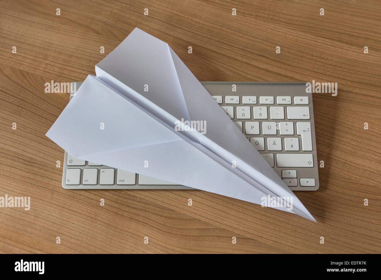 Paper airplane office hi-res stock photography and images - Alamy