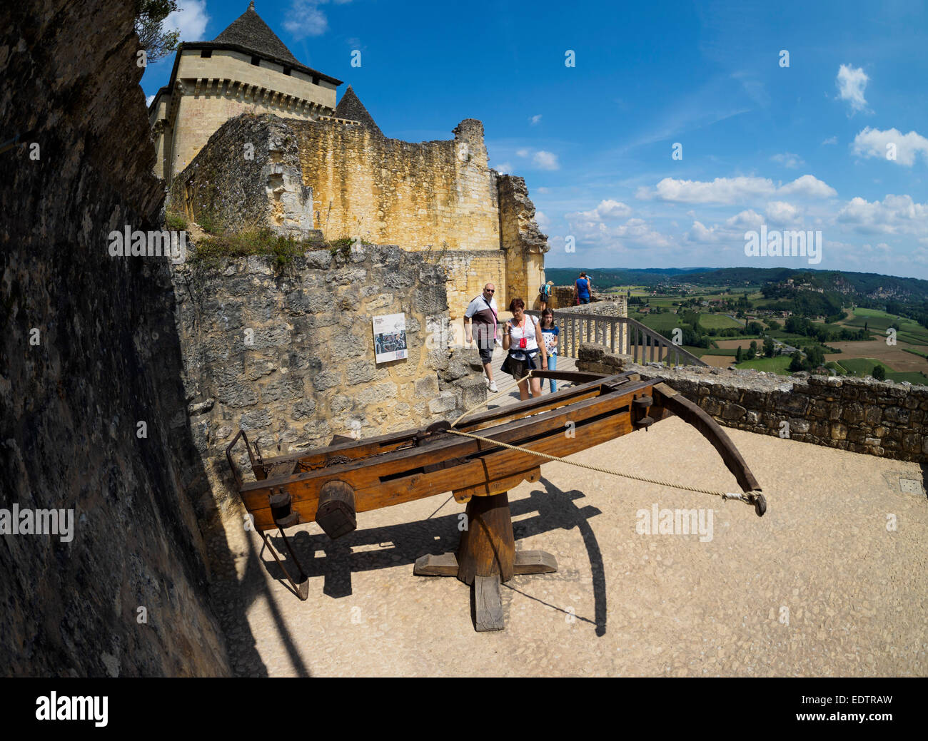 Crossbow hi-res stock photography and images - Alamy