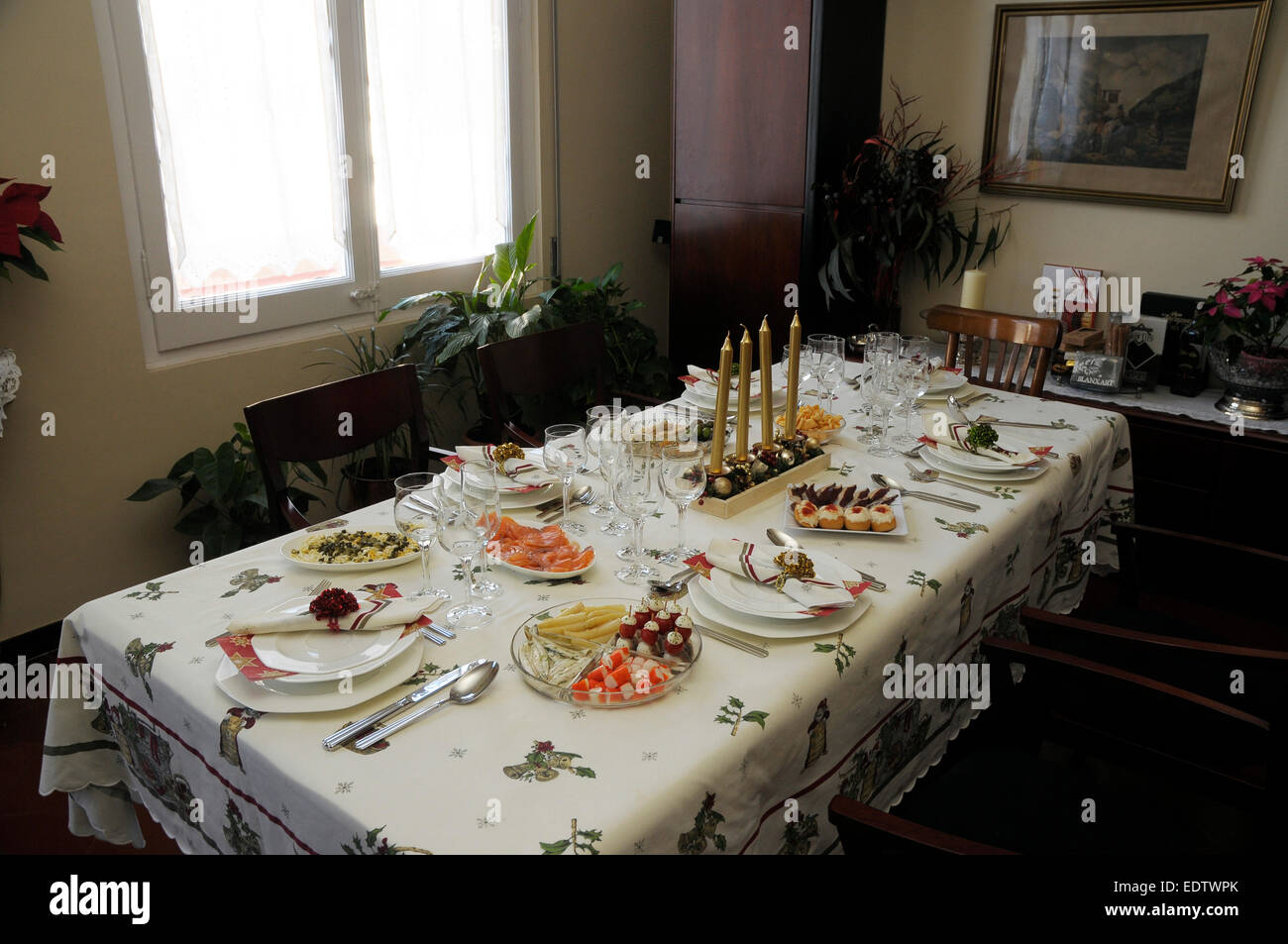 lunch Christmas ready table set Stock Photo - Alamy