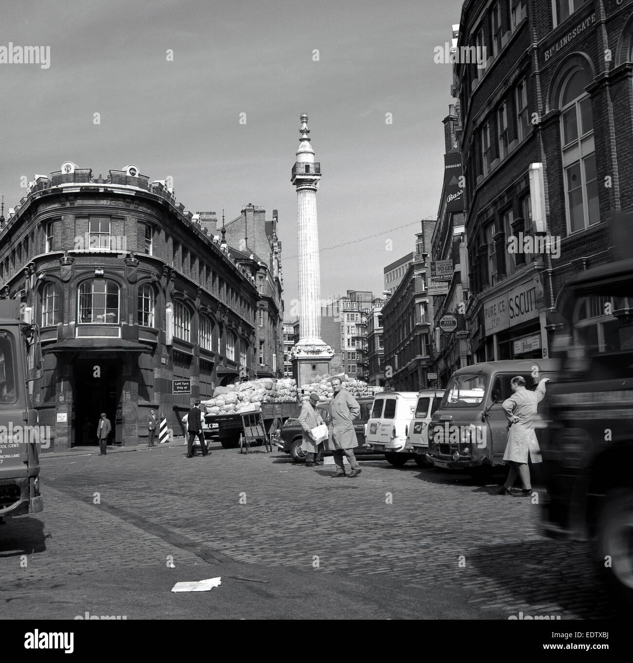 Market street 1950s hi-res stock photography and images - Alamy