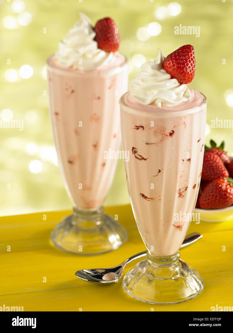 Shake shake shake hi-res stock photography and images - Alamy