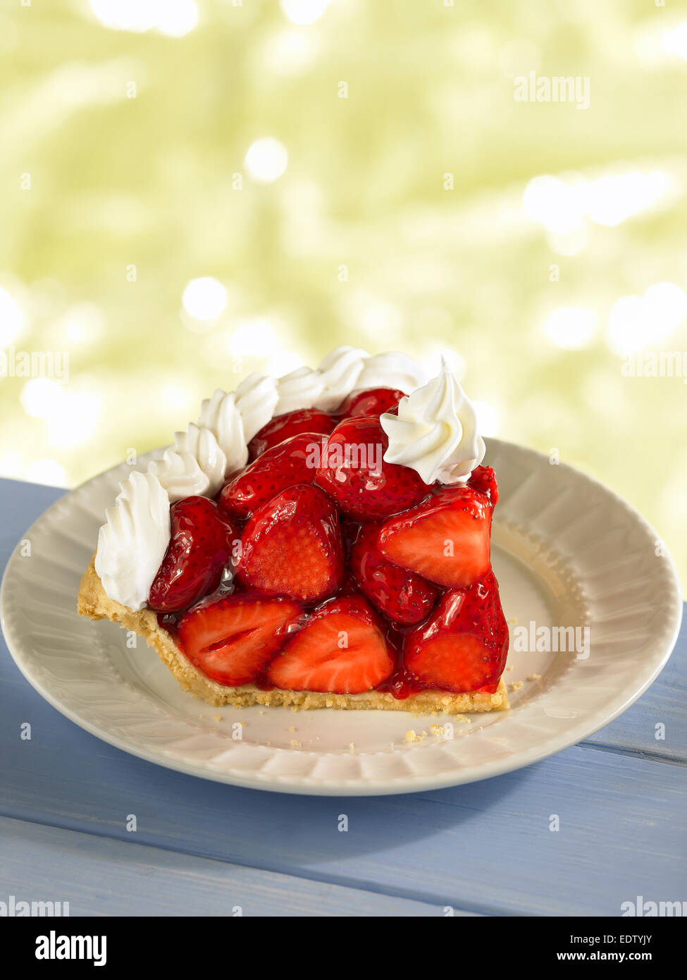 Single slice of pie hi-res stock photography and images - Alamy