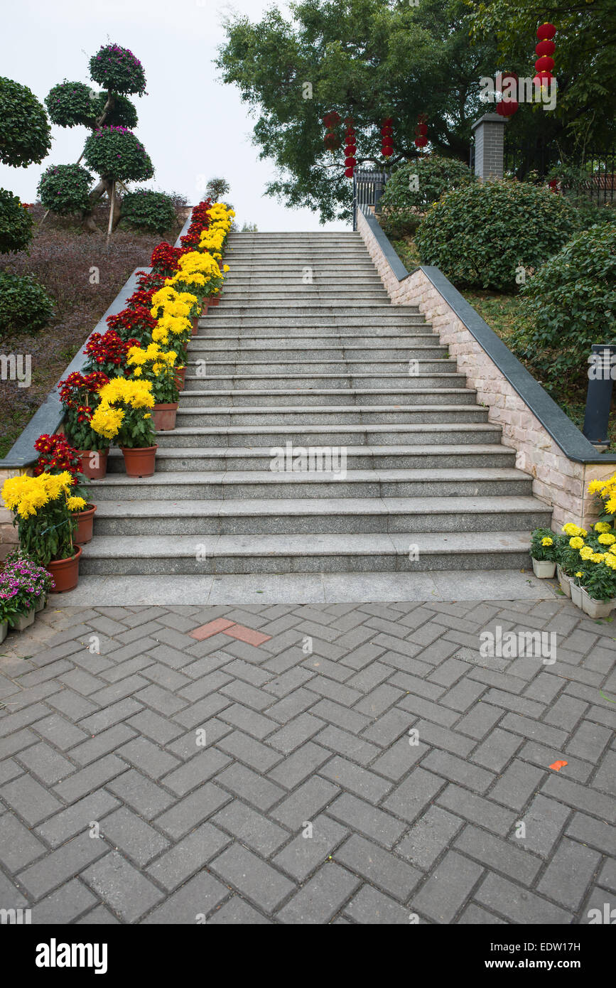 Side step stairs hi-res stock photography and images - Alamy