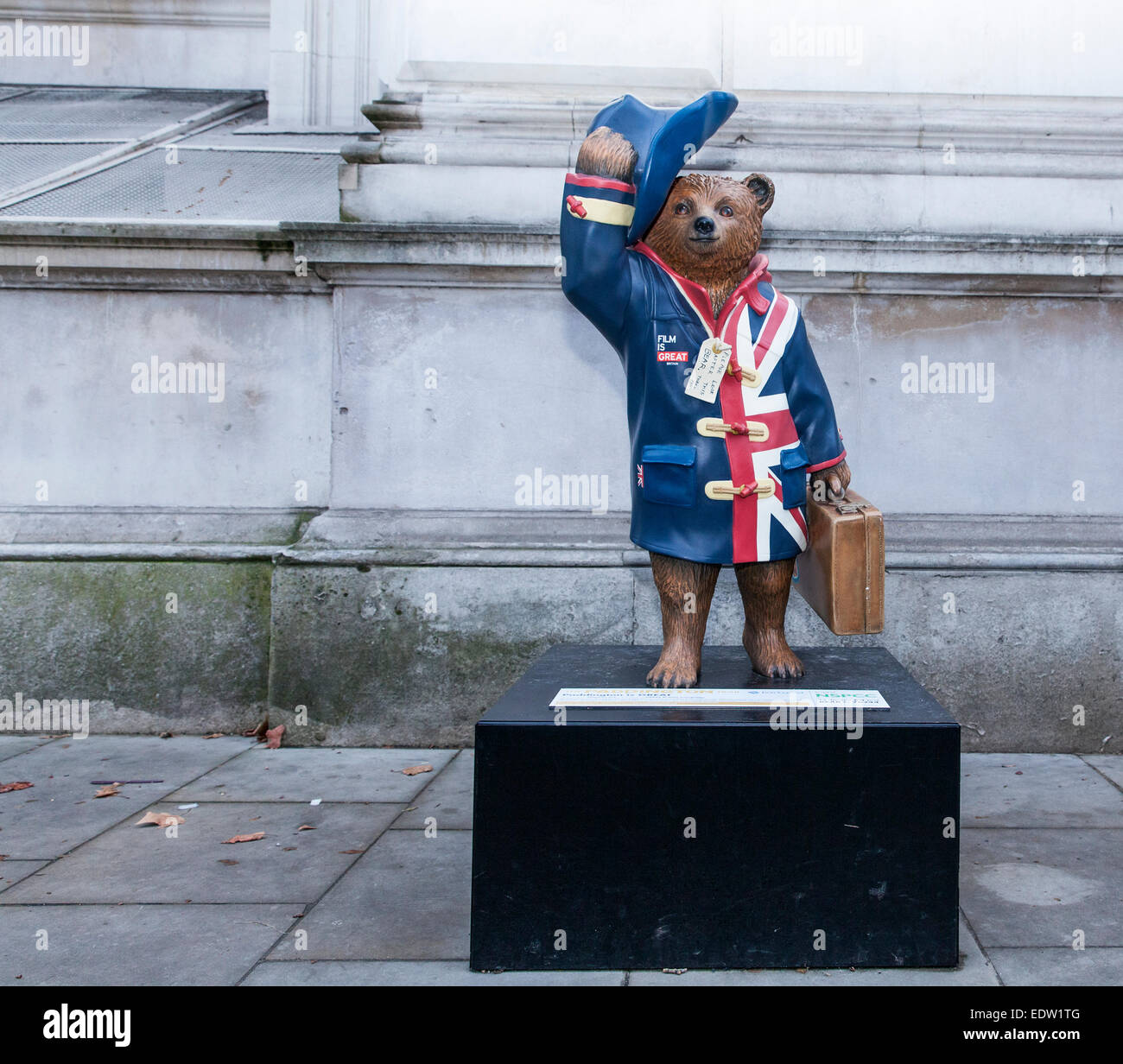 Paddington is Great Paddington Bear statue part of the Paddington Trail ...