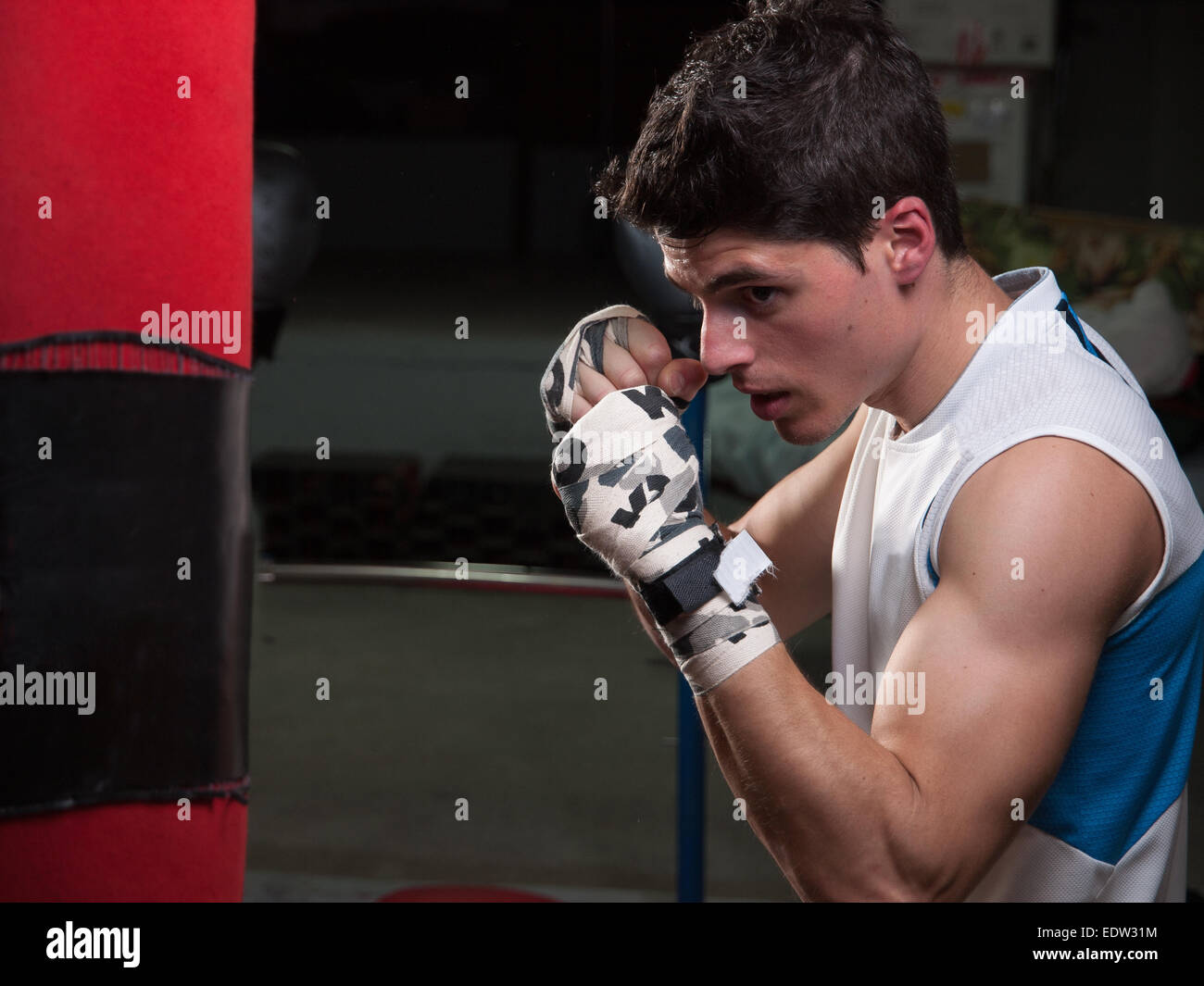 Muscle man boxing hi-res stock photography and images - Alamy