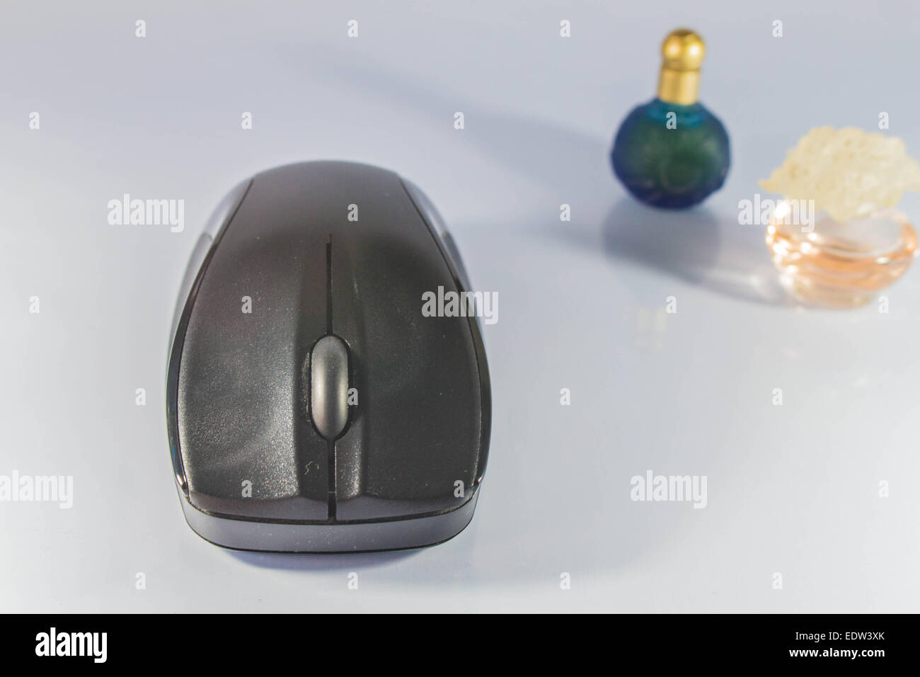 Wireless mouse on the floor and fabrics Stock Photo - Alamy
