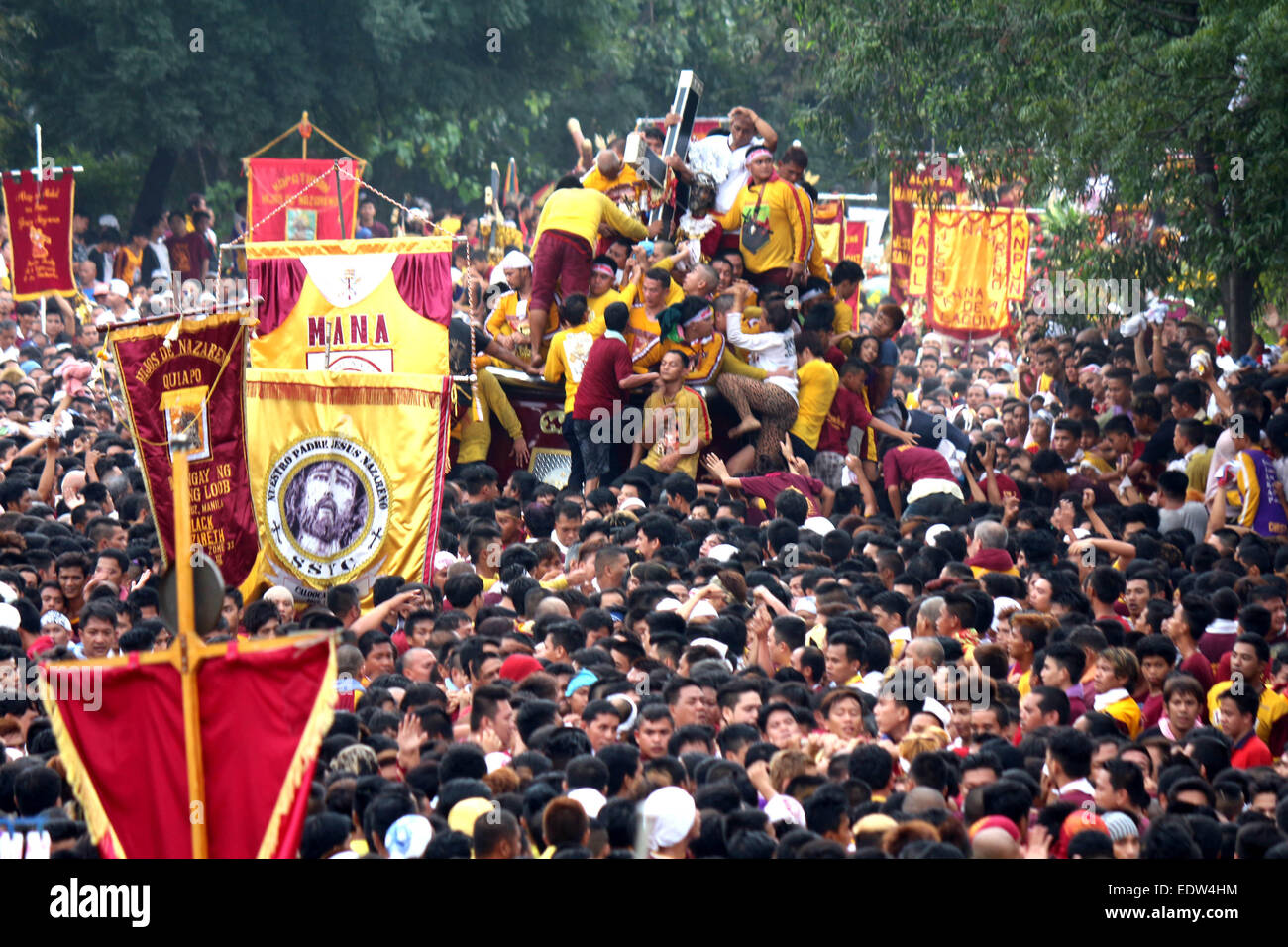 Manila, Philippines. 9th January, 2015. A sea of devotees of during the ...