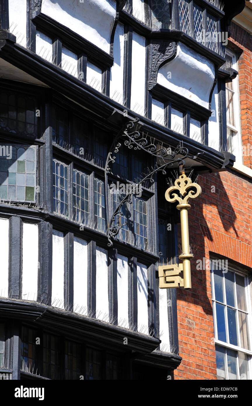 Golden key house hi-res stock photography and images - Alamy