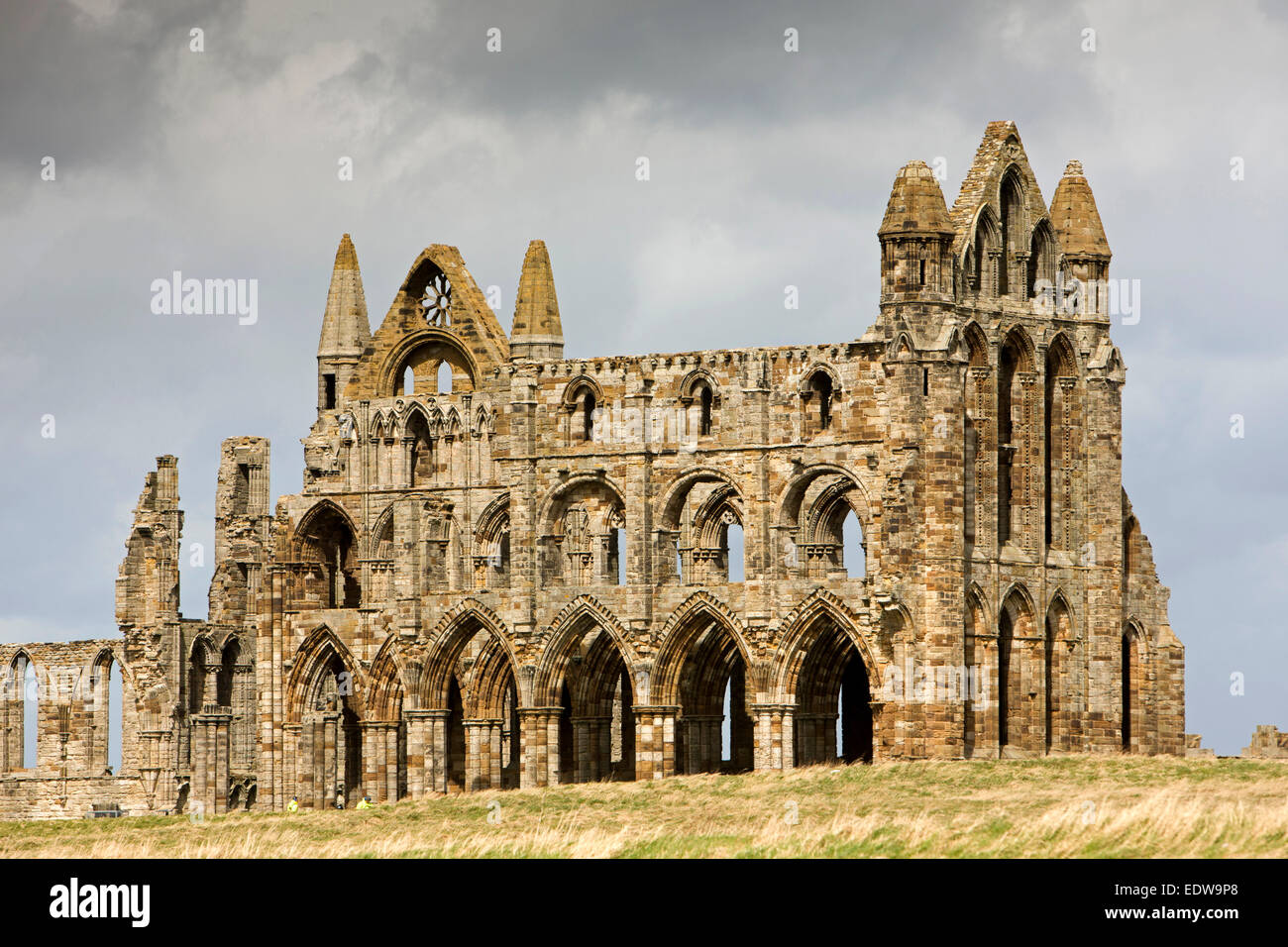 Ruined abbeys of britain hi-res stock photography and images - Alamy