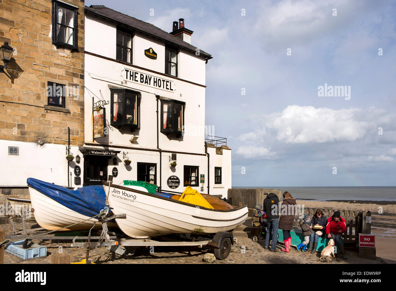 Robin hood’s bay walkers hi-res stock photography and images - Alamy
