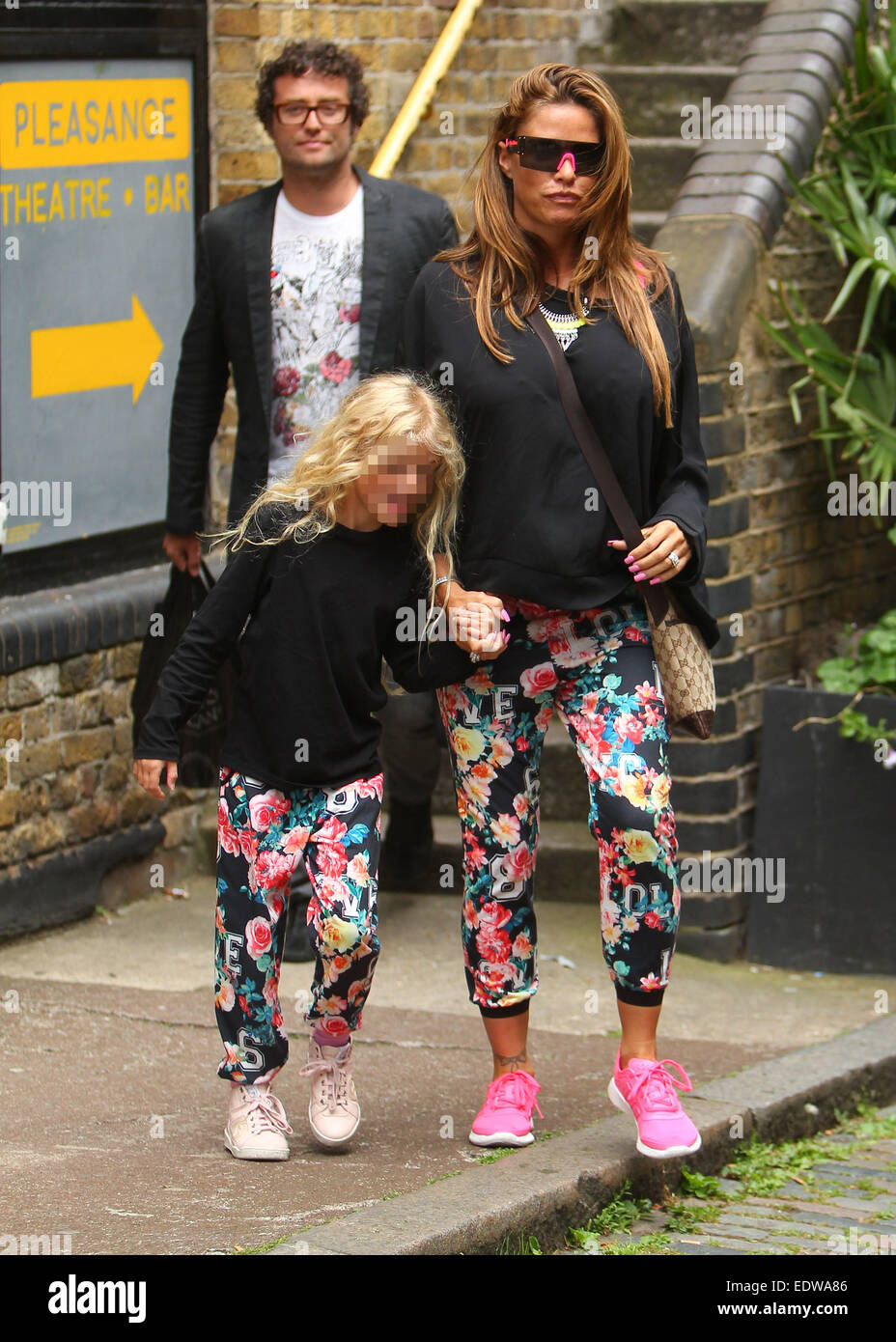 Katie Price leaves FUBAR radio with her daughter Princess after her ...