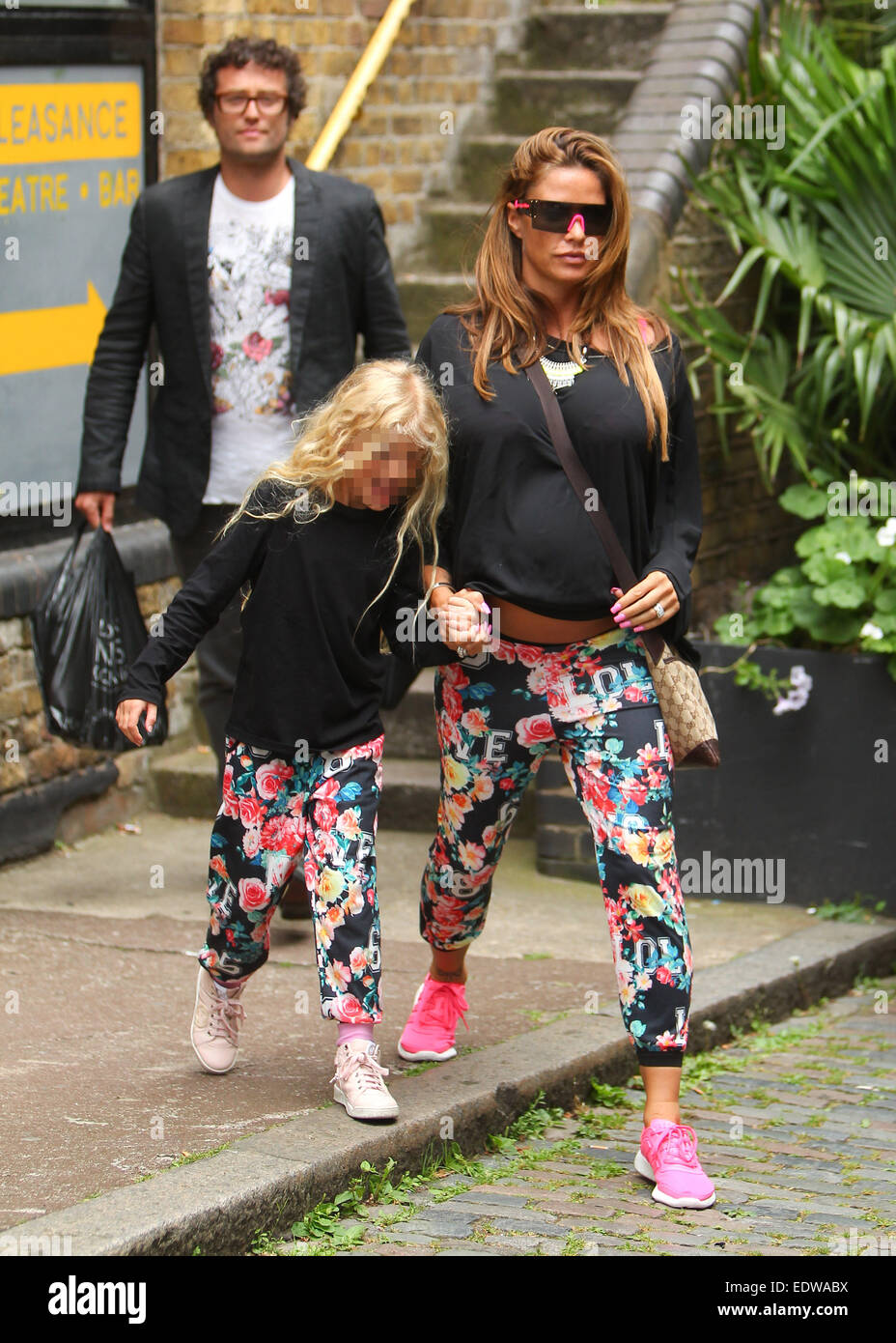 Katie Price leaves FUBAR radio with her daughter Princess after her ...