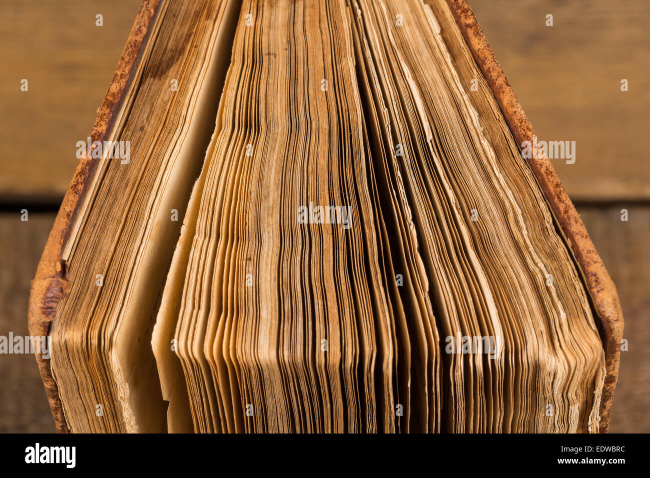Old book pages detail hi-res stock photography and images - Alamy
