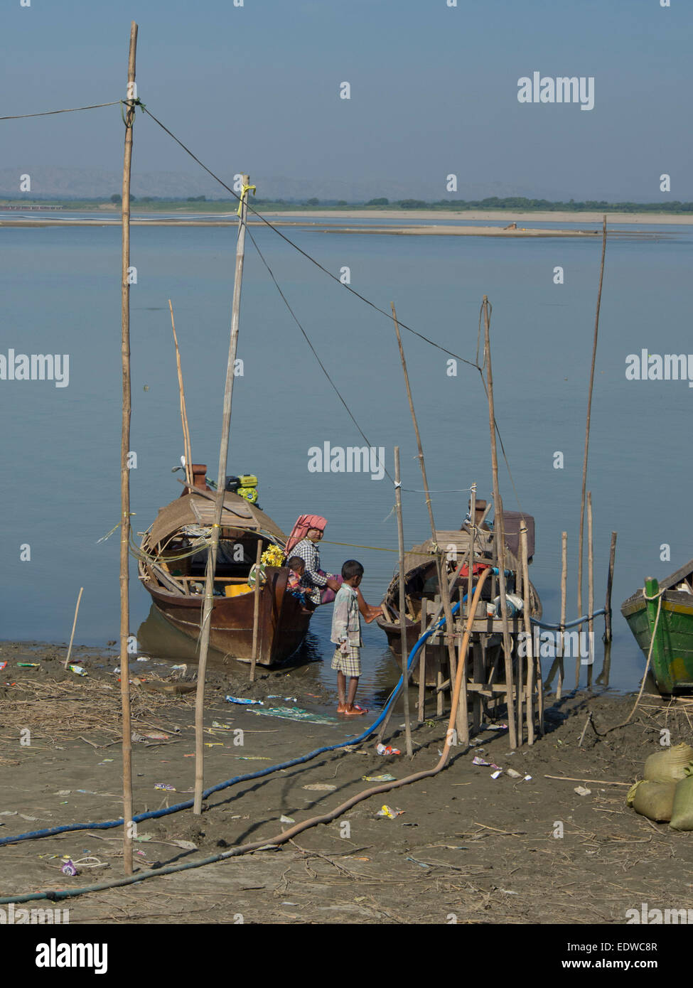 River load hi-res stock photography and images - Alamy