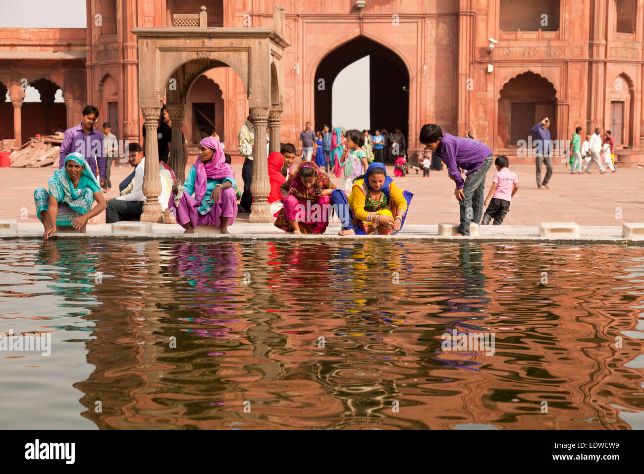 Old water basin hi-res stock photography and images - Alamy