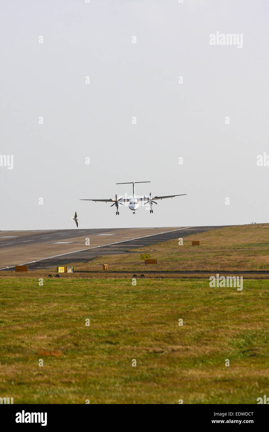 Flybe aircraft during a difficult landing in windy conditions at Leeds ...