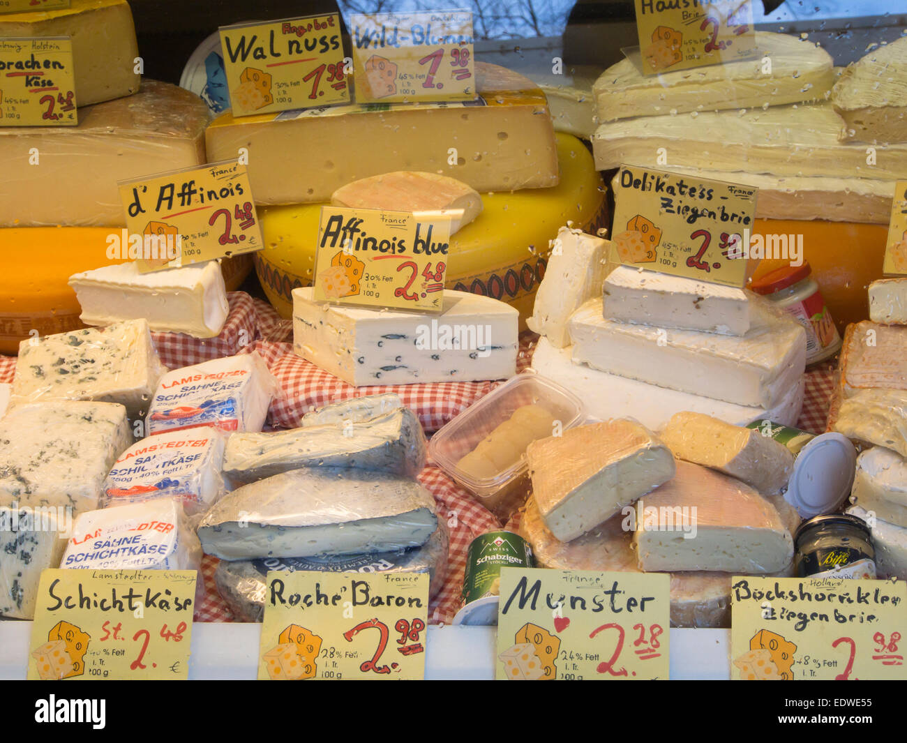 German cheeses in market hi-res stock photography and images - Alamy