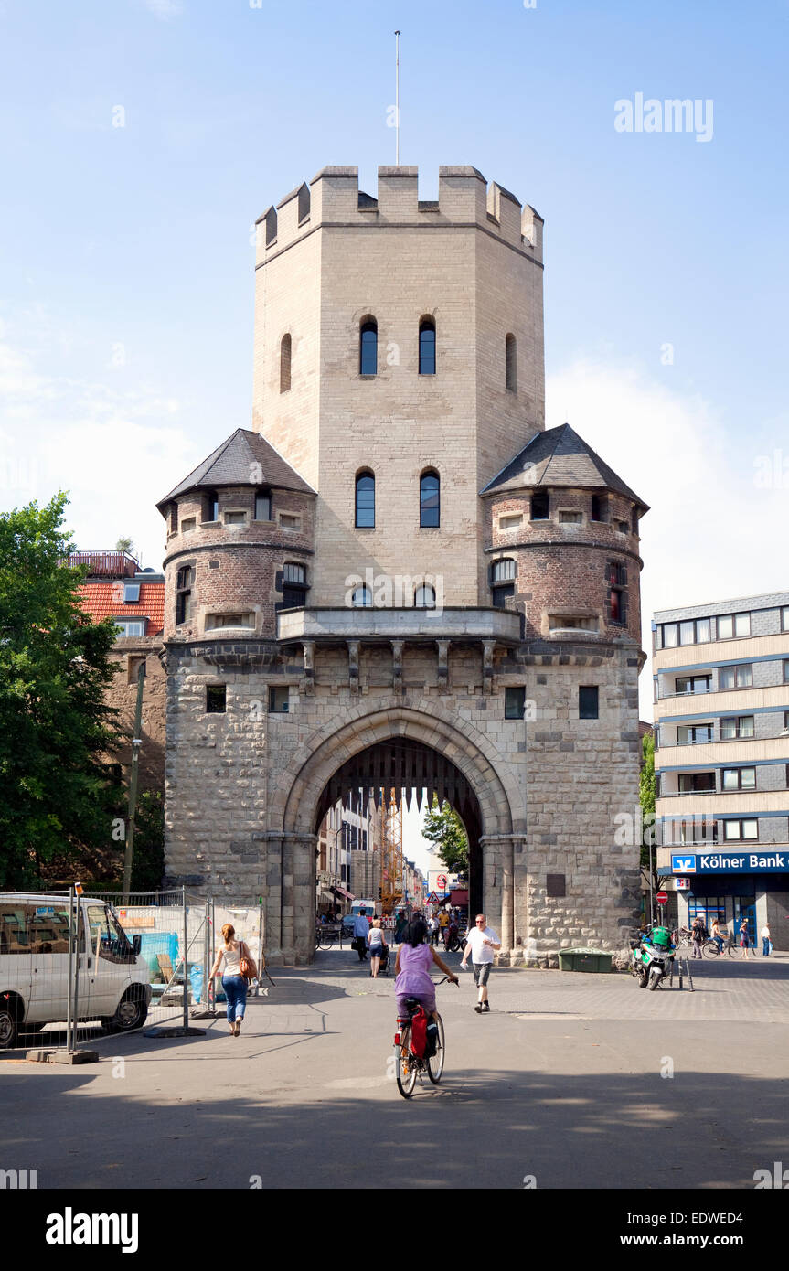 Severinstorburg Gateway through ancient city wall, Chlodwigplatz ...
