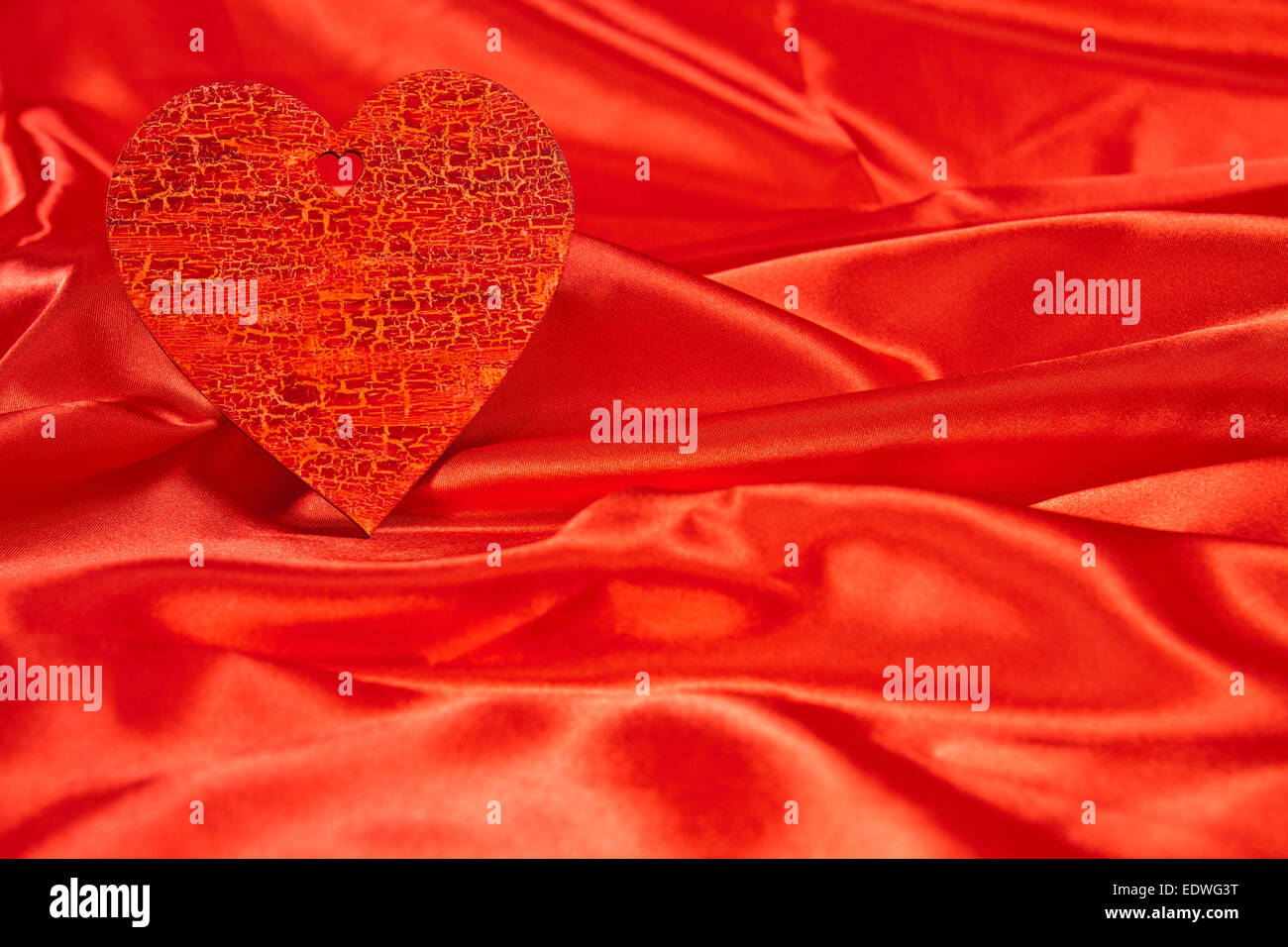 Wooden heart painted in red with peeling texture in vintage style Stock ...