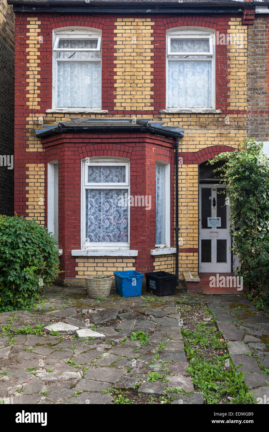 Suburban house hi-res stock photography and images - Alamy