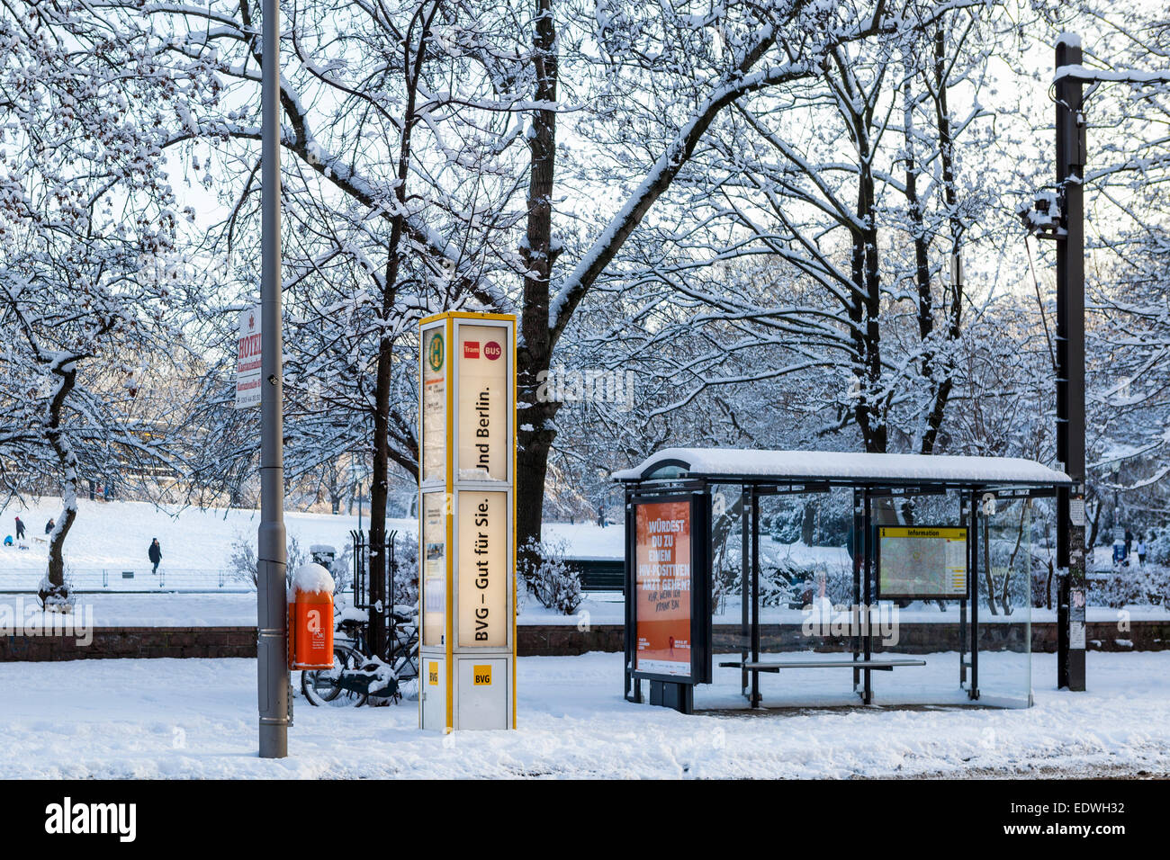 Bus Stop In Winter Weather High Resolution Stock Photography and Images ...