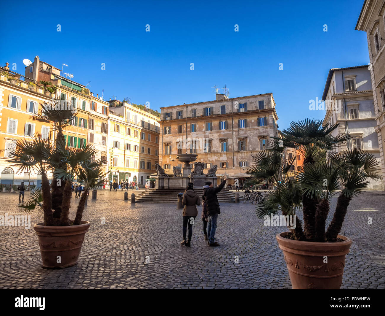 Piazza Santa Maria in Trastevere Rome Stock Photo - Alamy