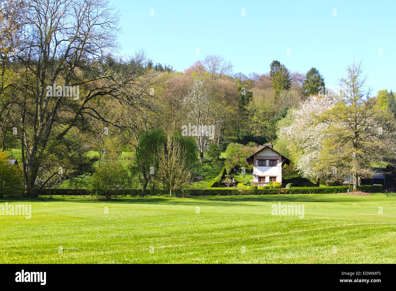 Normandy farmhouse village hi-res stock photography and images - Alamy