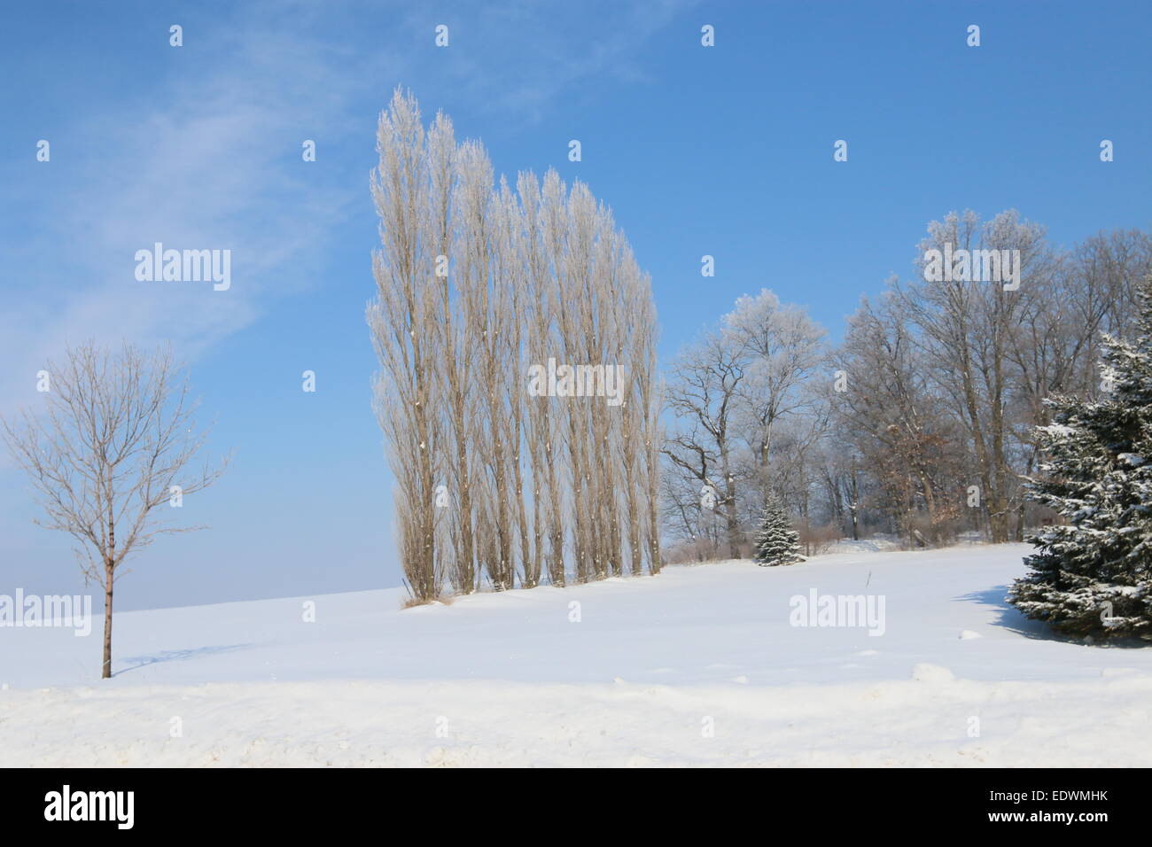 Snow covered line hi-res stock photography and images - Alamy