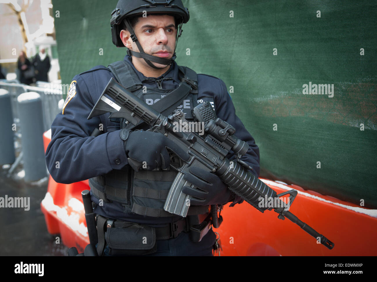 Manhattan, New York, USA. 9th Jan, 2015. Members of the NYPD Hercules ...