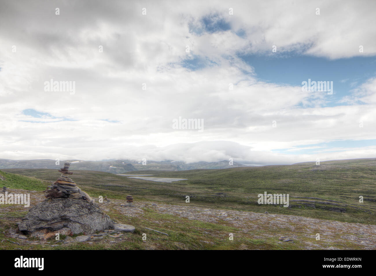 Blue lake landscape hi-res stock photography and images - Alamy