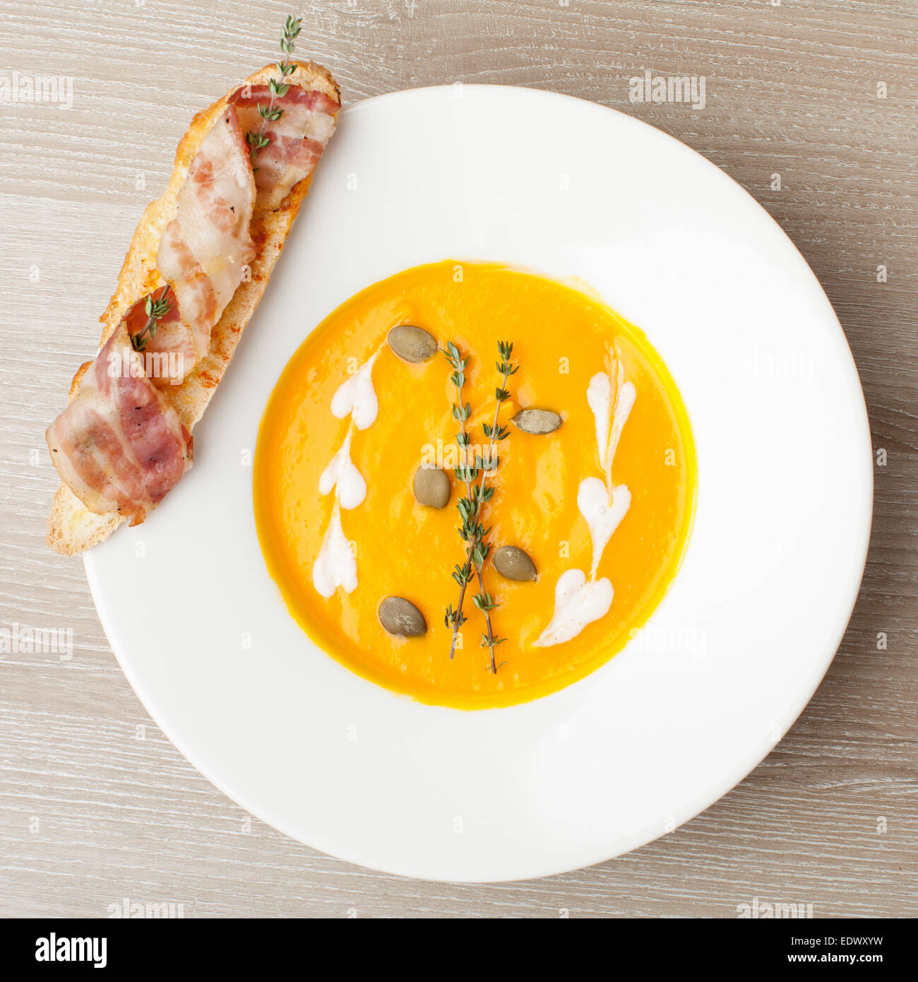 Ginger slice soup hi-res stock photography and images - Alamy