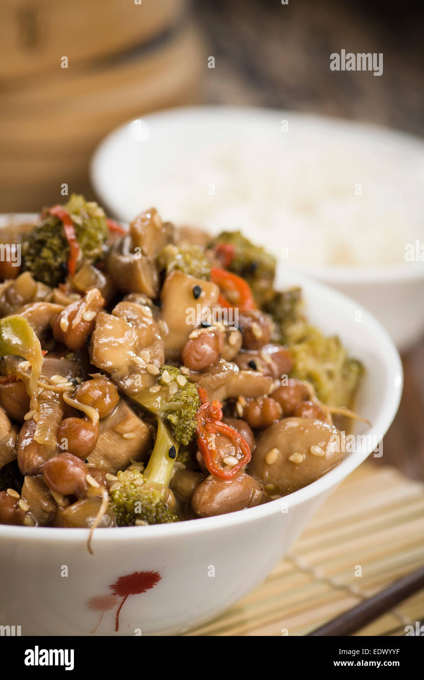Chinese wok hi-res stock photography and images - Alamy