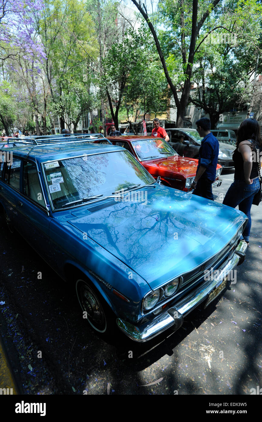 Vintage car show in Mexico City near Mexico Park in the Condesa area of ...