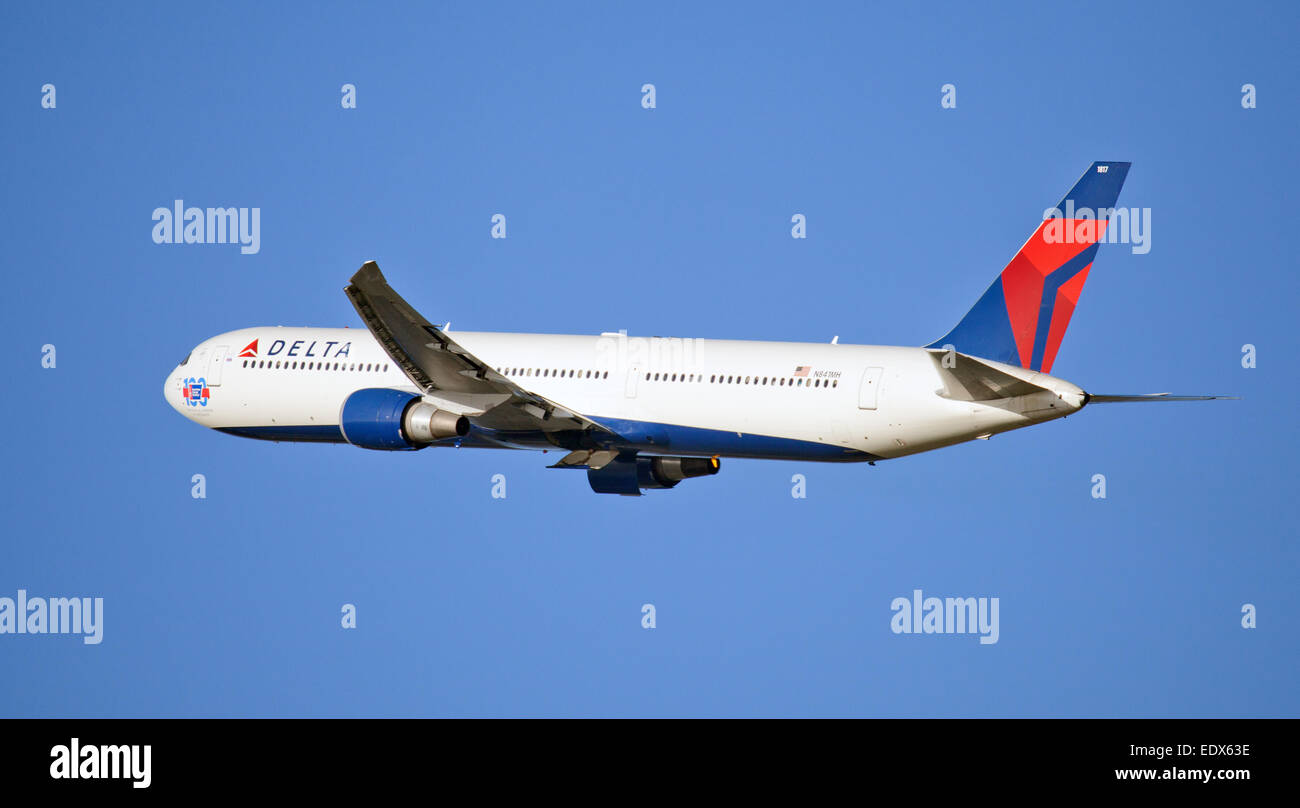 General electric powered 767 hi-res stock photography and images - Alamy