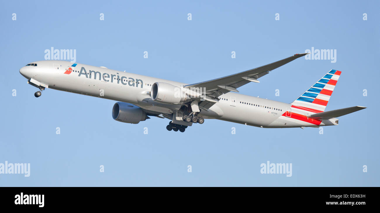 American Airlines Boeing 777 N717AN arriving at London-Heathrow Airport ...