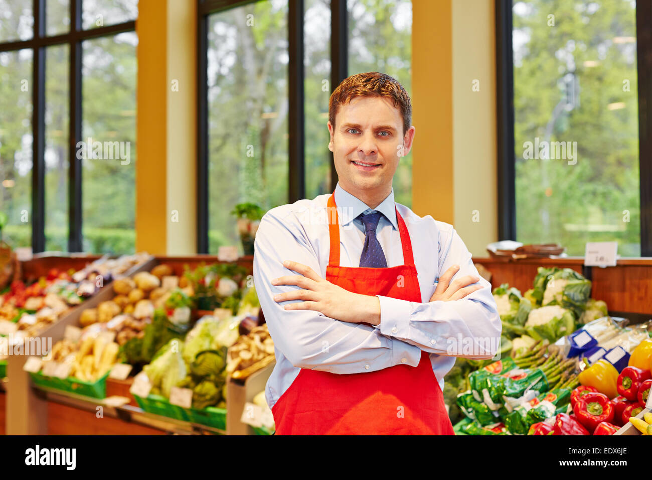 Supermarket employee hi-res stock photography and images - Alamy