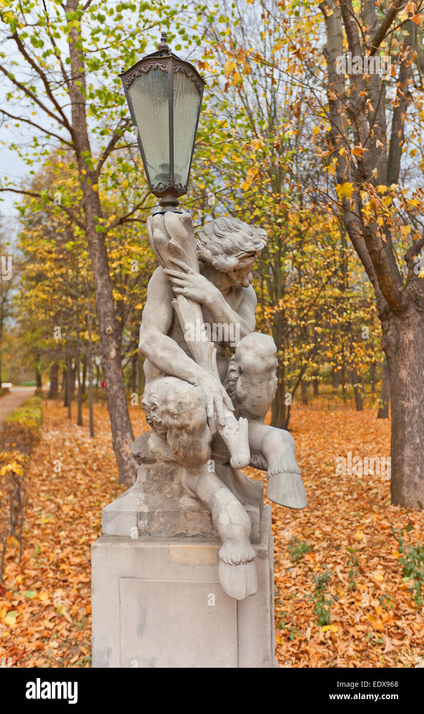 Faun statue hi-res stock photography and images - Alamy
